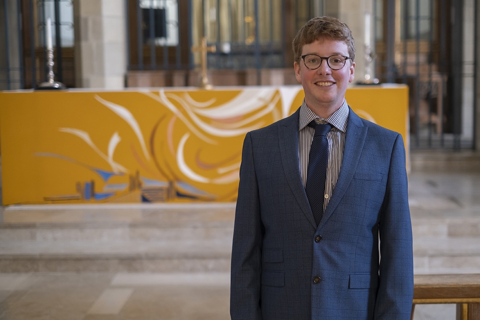 Robin Lowery-Morton joins the Bradford Cathedral Choir as the Tenor Lay ...