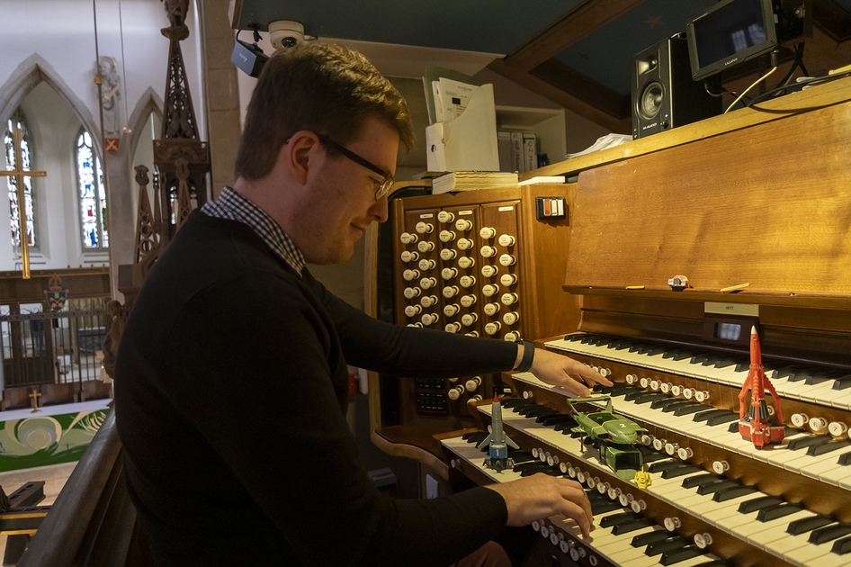 Notes from an Organist: Anthony Gray (Bradford Cathedral) - News ...