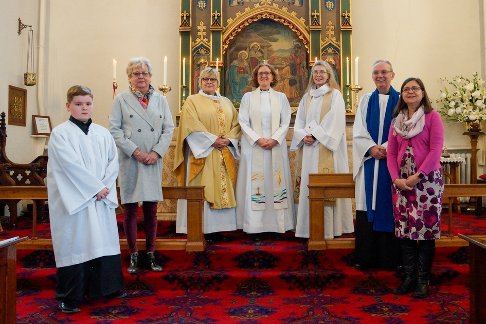 Revd Julie Wearing is licenced as priest in charge of Wrawby and Cadney ...