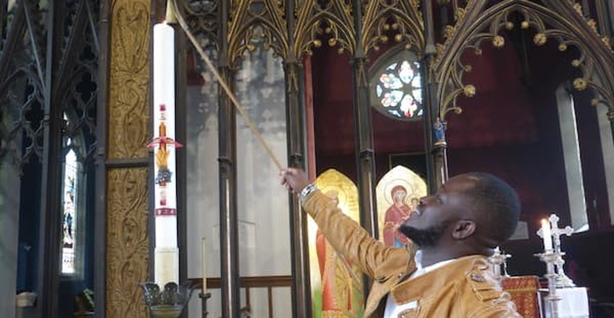 Easter Sunday 2024 Photograph(s) - News - Reading: Holy Trinity - A ...