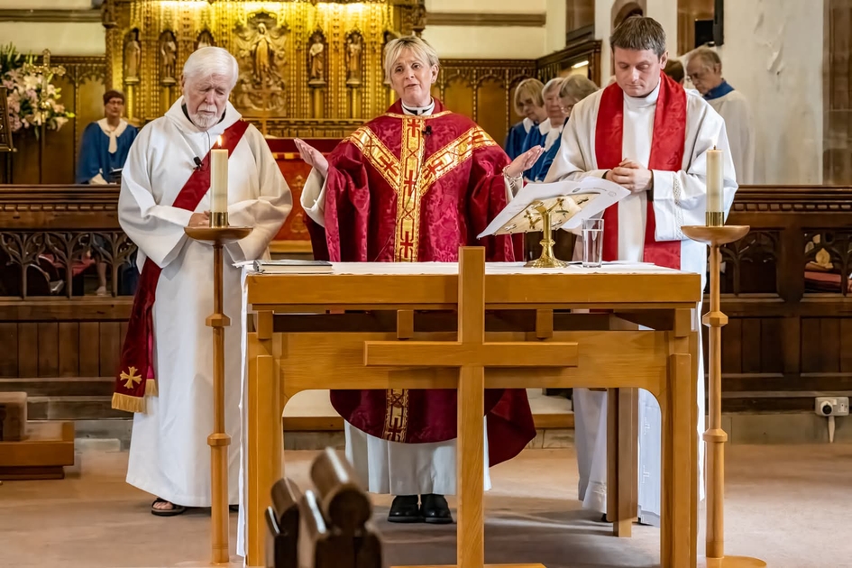 Celebrating Gilly's ordination as Priest - News - St John-in-Bedwardine ...