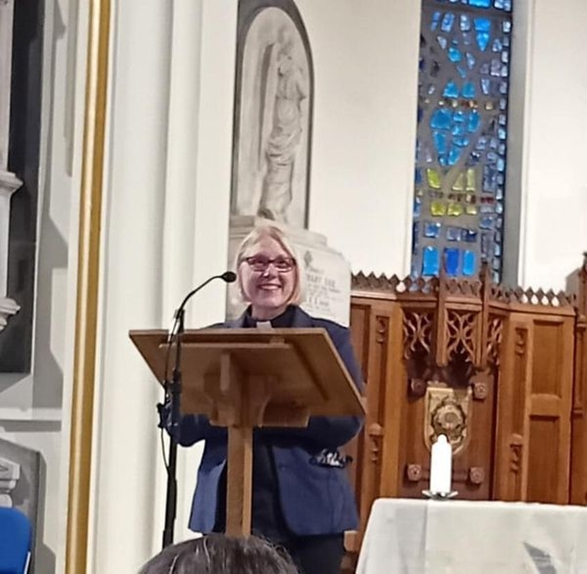 Rev Lesley presides over her first Eucharist - News - Edenfield Parish ...