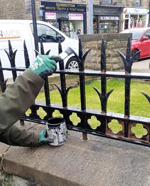 St Paul's Railings looking chic - News - St Paul's Church, Ramsbottom ...