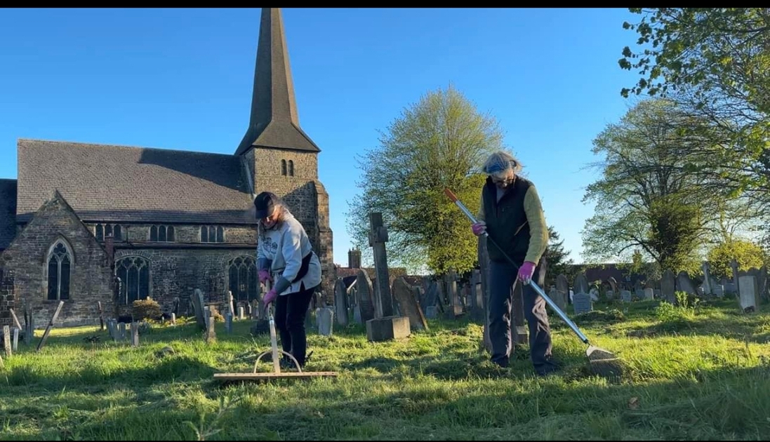 Hay raking in Wadhurst Churchyard - News - St Peter & St Paul - A ...